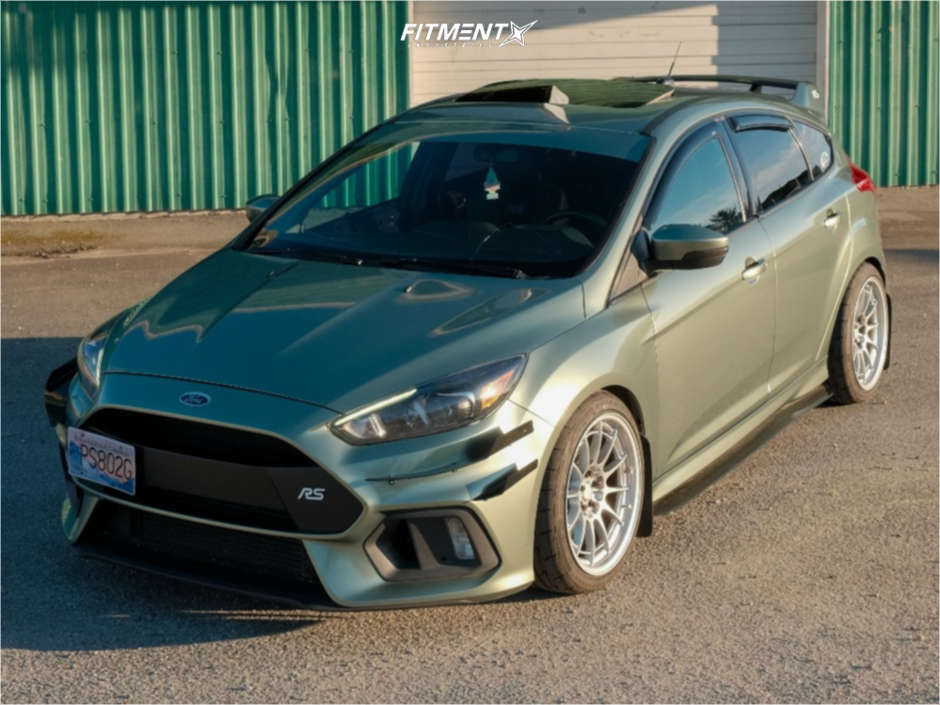 2017 Ford Focus RS with 18x9.5 Enkei Nt03m and Firestone 255x35 on ...