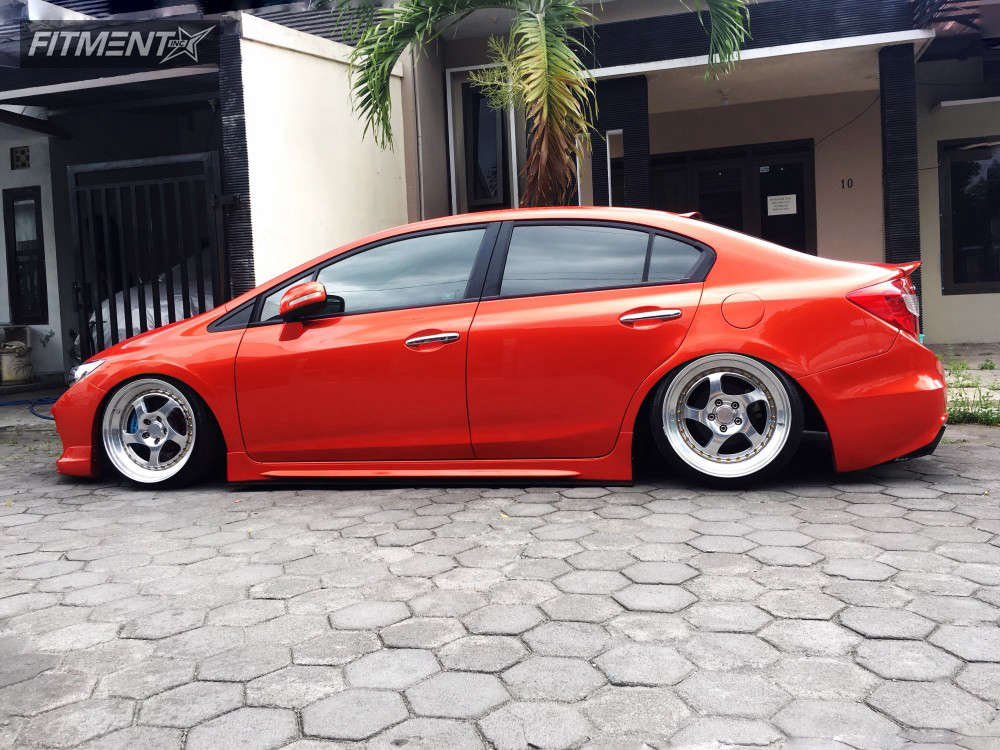 2014 Honda Civic Si with 18x10.5 CCW Lm5t and Accelera 225x35 on Air ...