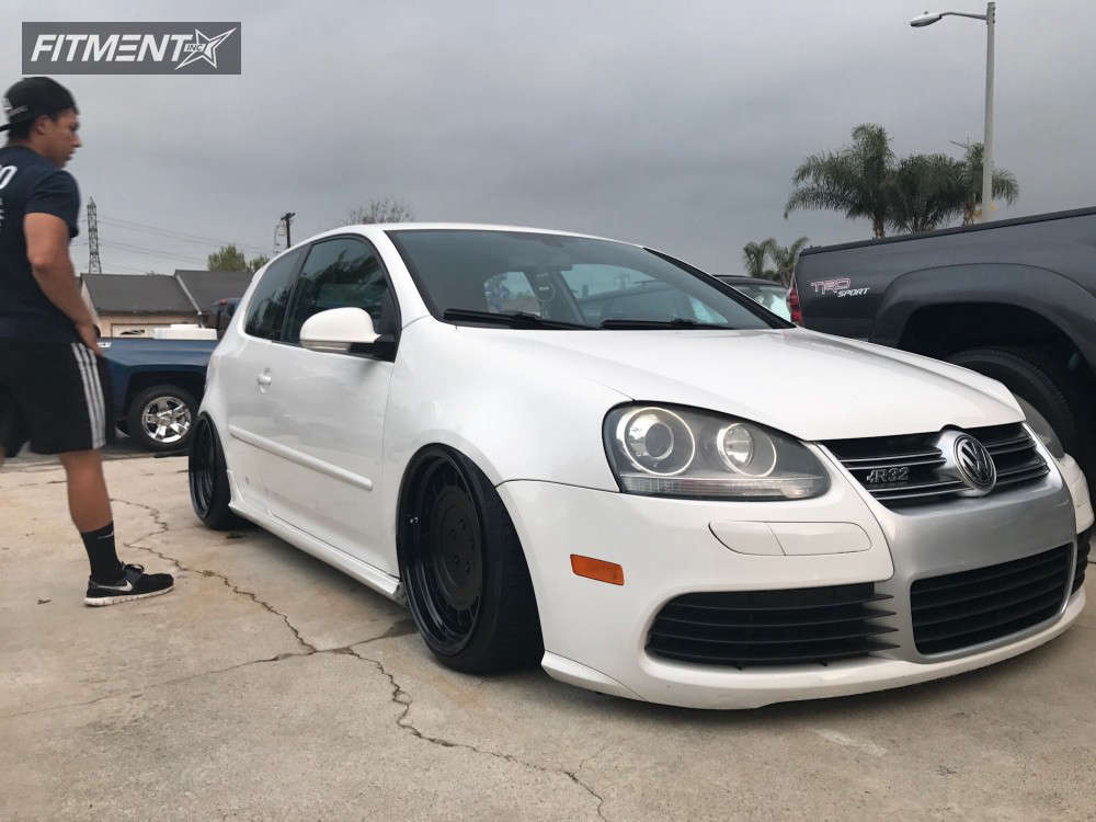 2008 Volkswagen R32 Base with 18x8.5 Rotiform and Nankang 205x40 on Air ...