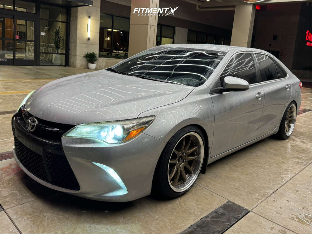 2017 Toyota Camry SE with 19x9.5 Aodhan Ds02 and Accelera 245x35 on ...