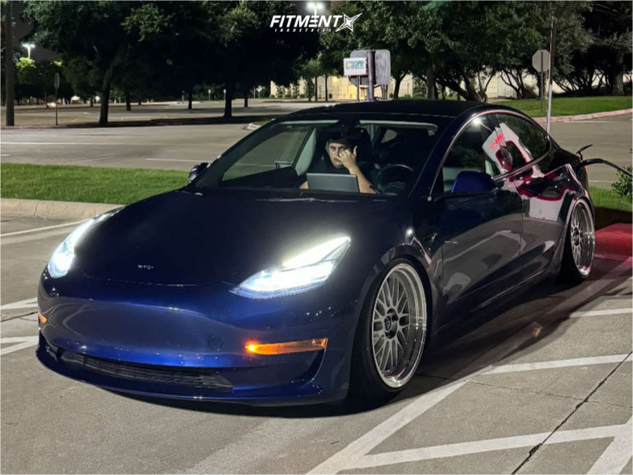 2022 Tesla 3 Base with 20x10 JNC 005 and Landsail 245x35 on Coilovers ...
