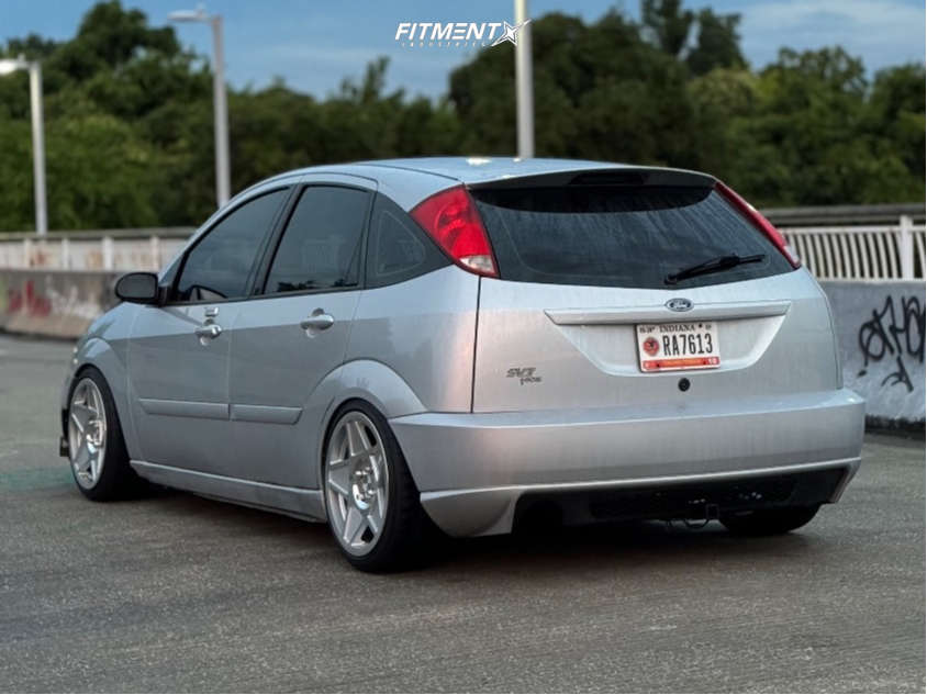 2003 Ford Focus SVT with 17x8 3SDM 0.05 and Nitto 205x40 on Coilovers ...