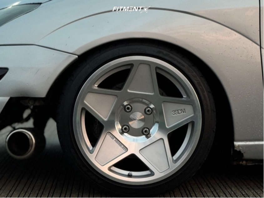 2003 Ford Focus SVT with 17x8 3SDM 0.05 and Nitto 205x40 on Coilovers ...