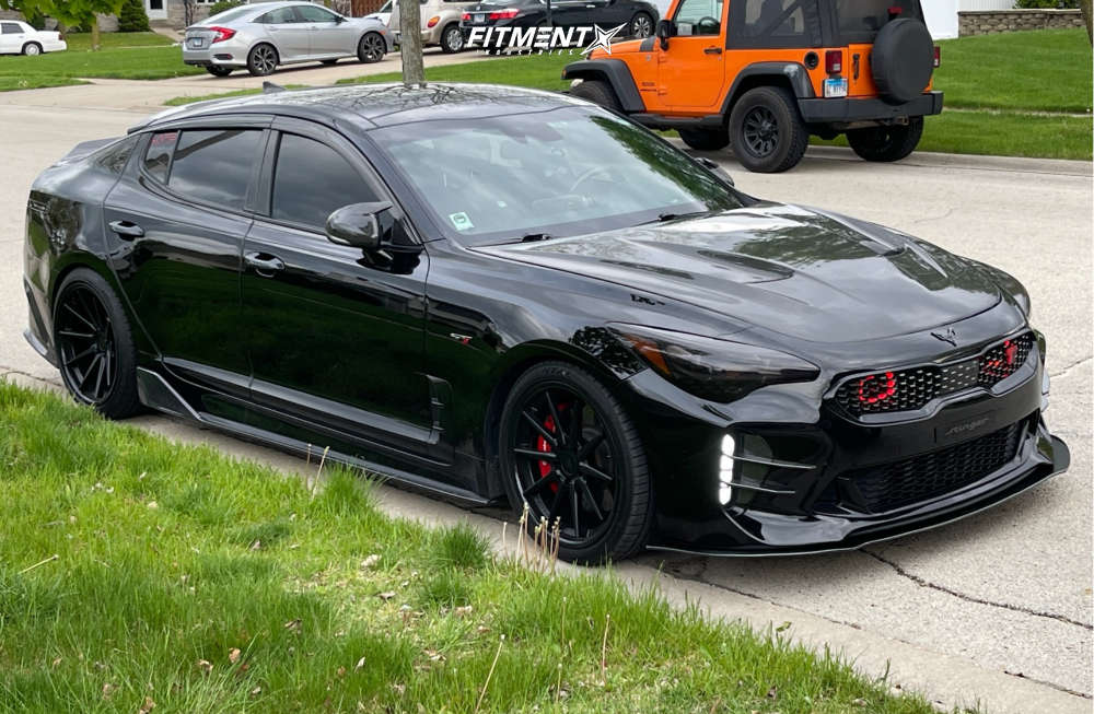 2019 Kia Stinger GT2 with 19x8 Ferrada Fr4 and Continental 255x35 on ...