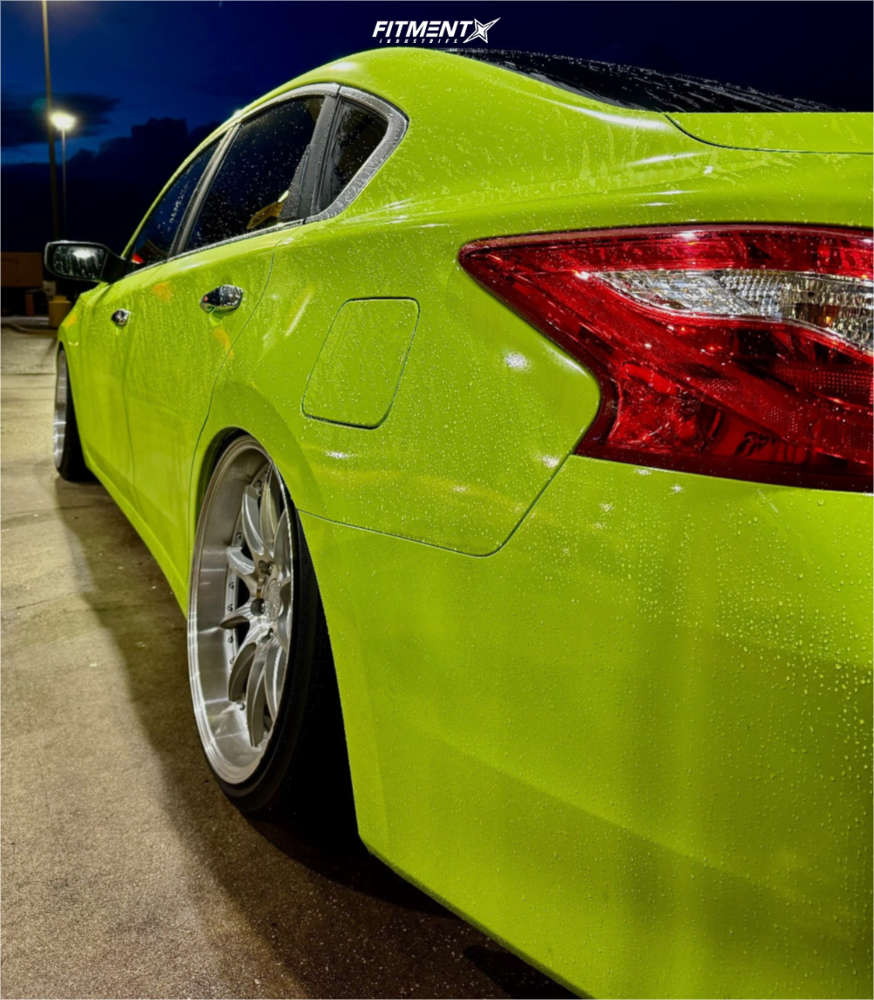 2016 Nissan Altima SR with 19x9.5 Aodhan Ds07 and Lexani 235x35 on ...