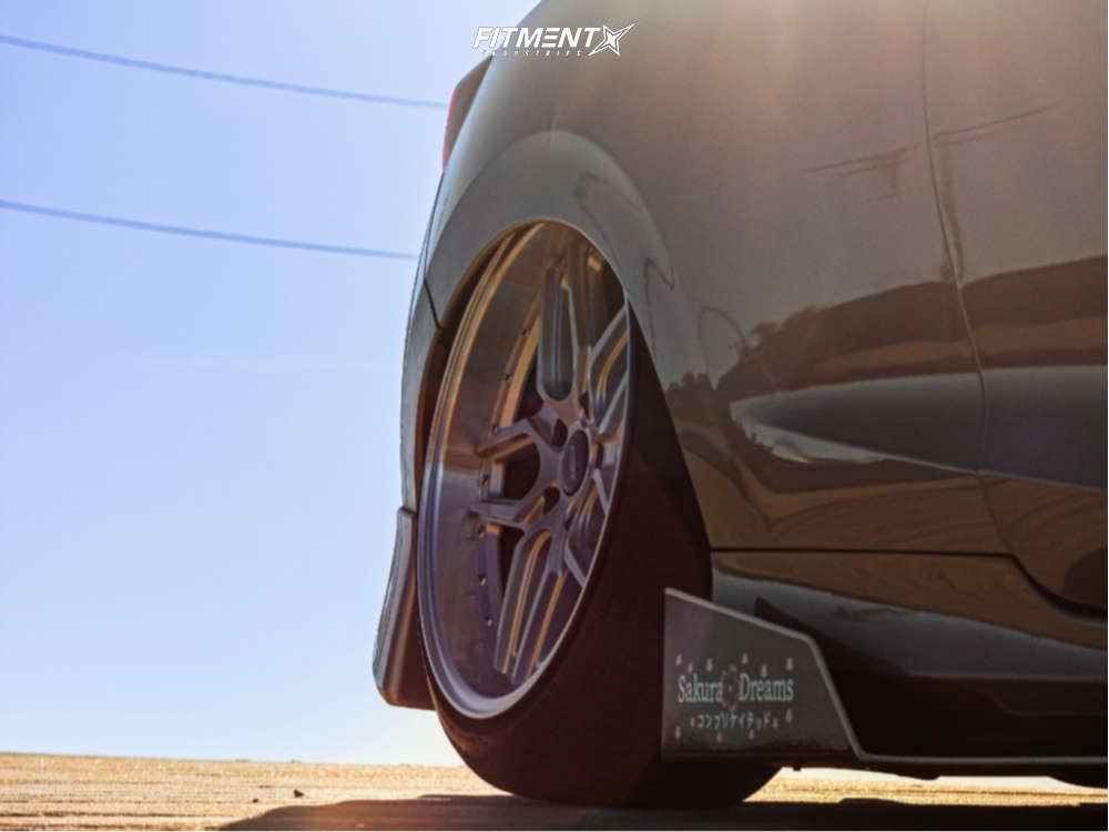 2017 Honda Civic LX-P with 18x9.5 ESR Cs15 and Continental 225x40 on ...