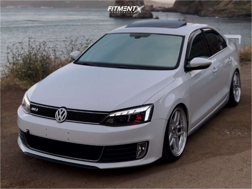 2015 Volkswagen Jetta GLI SE with 18x8.5 ESR Cs15 and Continental ...
