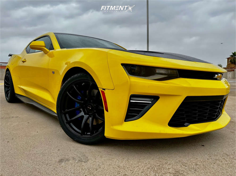 2016 Chevrolet Camaro SS with 19x10.5 Vors Tr4 and Atturo 305x30 on ...