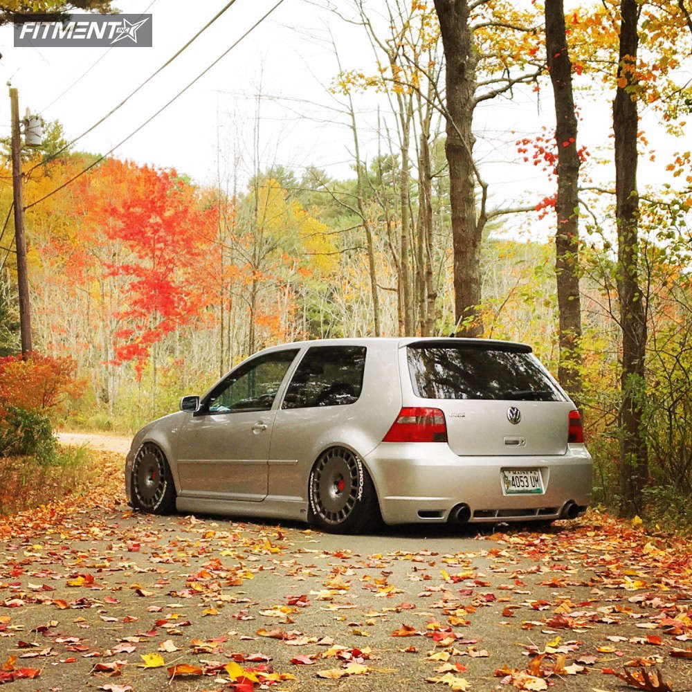 2004 Volkswagen R32 Base with 18x8.5 Rotiform Vce and Hankook 225x35 on ...