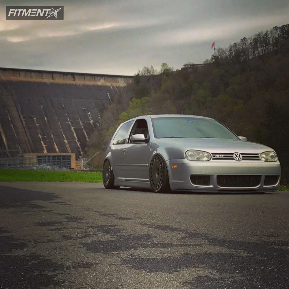 2004 Volkswagen R32 Base with 18x8.5 Rotiform Vce and Hankook 225x35 on ...