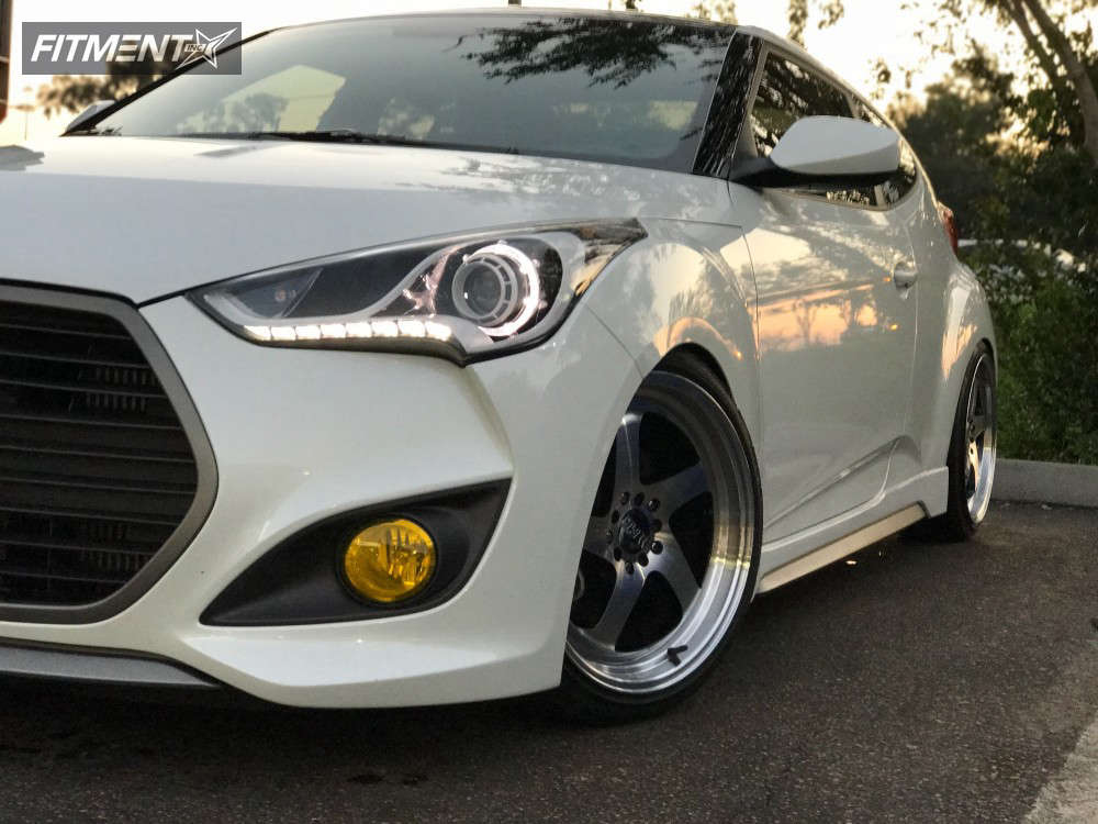 2016 Hyundai Veloster Base with 18x8.5 F1R F28 and Nitto 215x40 on ...