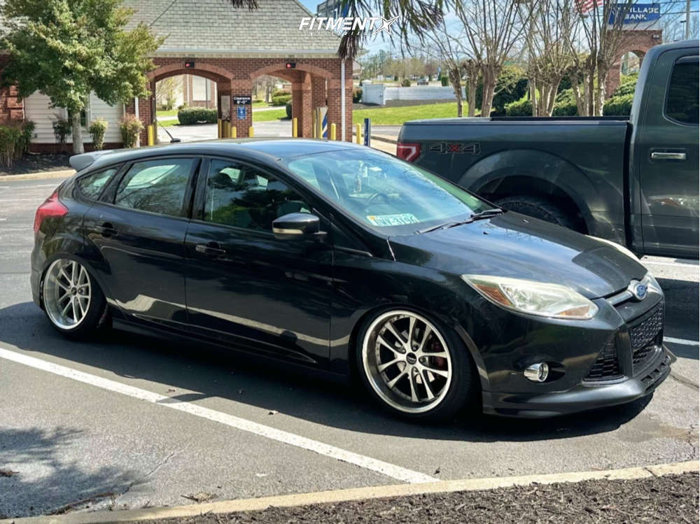 2014 Ford Focus SE with 18x9.5 ARC Ar5 and Vercelli 225x40 on Coilovers ...