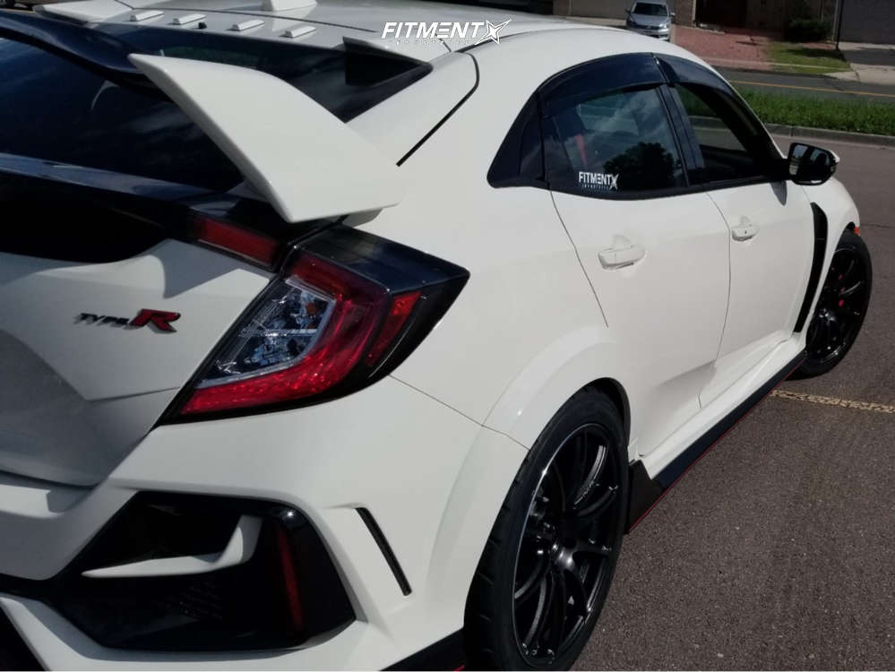 2021 Honda Civic Type R with 19x8.5 Gram Lights 57transcend and Nitto ...
