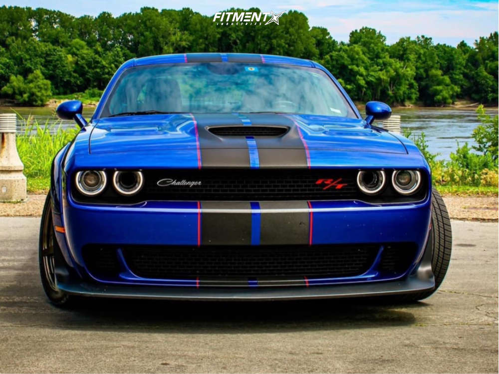 2022 Dodge Challenger R/T Scat Pack Widebody with 20x11 Velgen Classic5 ...