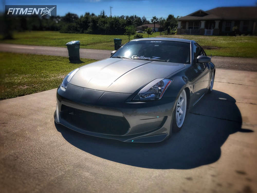 2006 Nissan 350Z Base with 18x9.5 ESR Sr07 and Continental 245x35 on ...