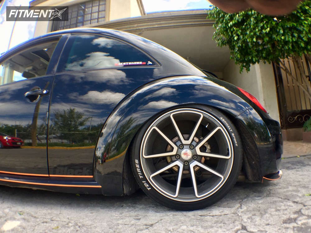 2010 Volkswagen Beetle Base with 18x8.5 Rotiform Spf and Td Tires ...