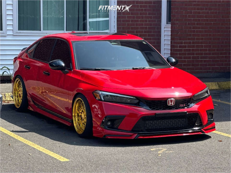 2022 Honda Civic Si with 18x9.5 Aodhan Ds03 and Summit 225x40 on ...