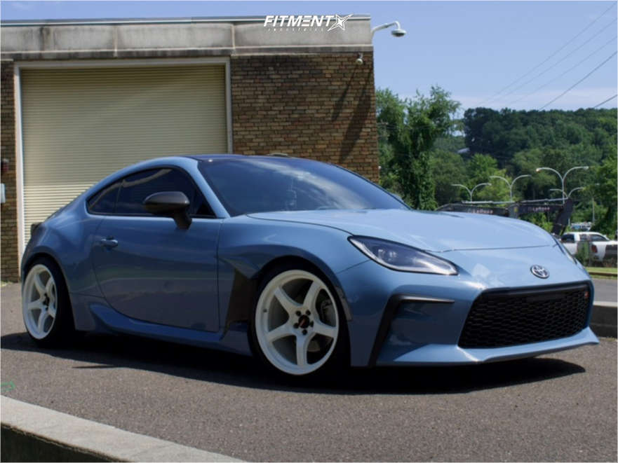 2022 Toyota GR86 Base with 18x9.5 Gram Lights 57cr and Toyo Tires 225x40 on Coilovers | 3082326 ...