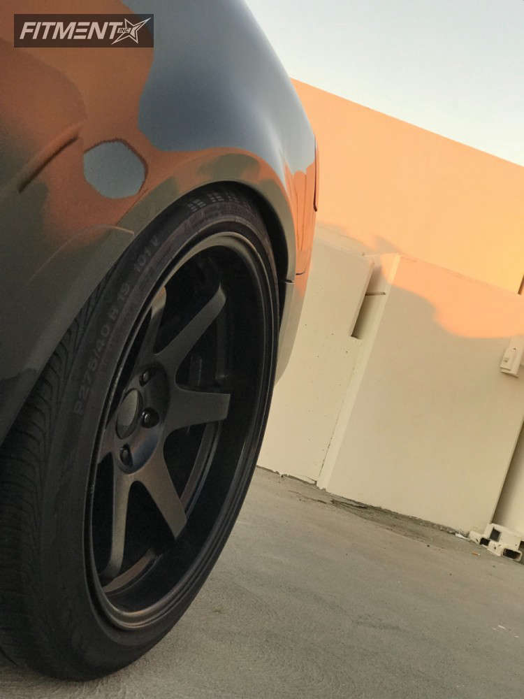 2006 INFINITI G35 Base with 19x9.5 Varrstoen Es2 and Continental 225x40 ...