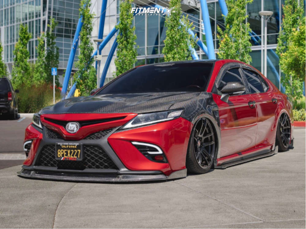 2020 Toyota Camry SE with 19x9.5 ESR Cs8 and Toyo Tires 225x35 on Air ...