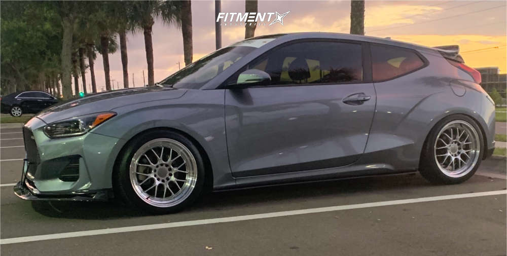 2020 Hyundai Veloster Premium with 18x8.5 F1R F21 and Continental ...