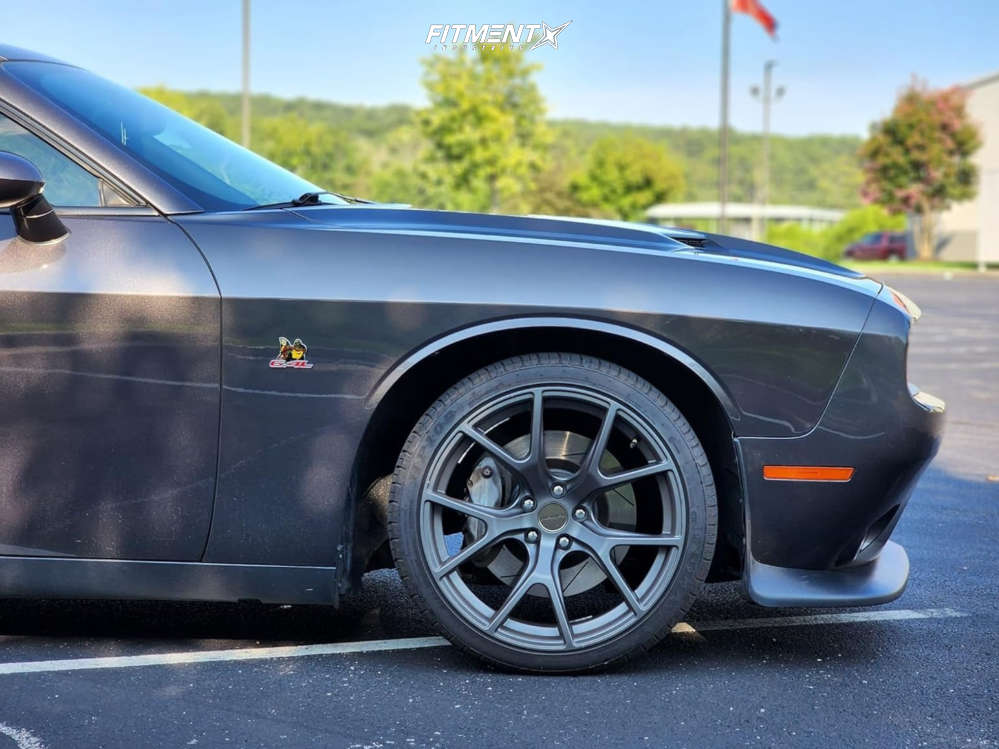 2015 Dodge Challenger Scat Pack with 20x9.5 Halibrand Split-spoke and ...