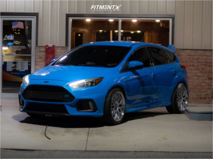 2016 Ford Focus RS with 19x9.5 ESR Ap1 and Lancaster 245x40 on Stock ...