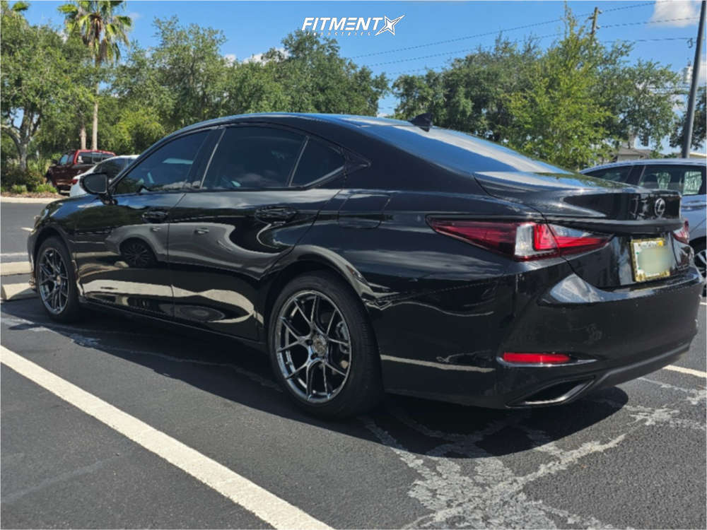 2019 Lexus ES350 Base with 18x8.5 Aodhan Ah11 and Bridgestone 235x45 on ...