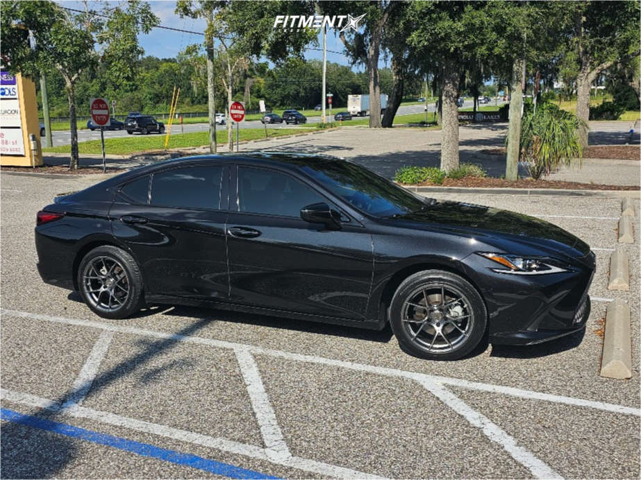 2019 Lexus ES350 Base with 18x8.5 Aodhan Ah11 and Bridgestone 235x45 on ...
