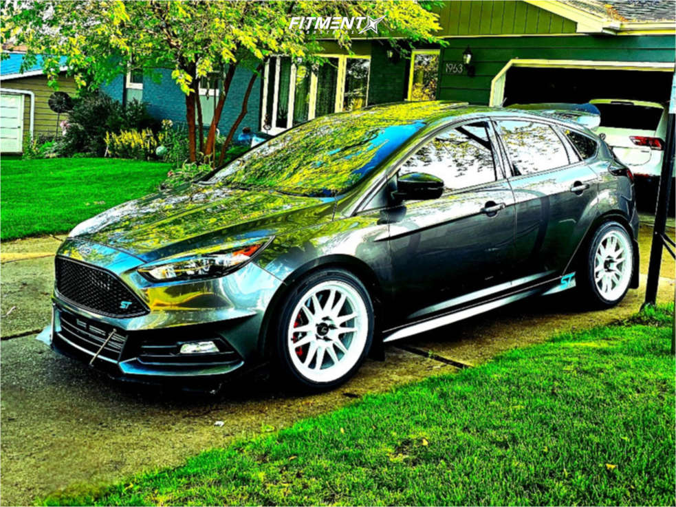 2016 Ford Focus ST with 18x9 Cosmis Racing XT-206R and Hankook 235x40 ...