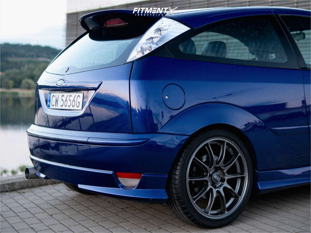 2002 Ford Focus SVT with 18x7 OZ Racing Hyper Gt Hlt and Bridgestone ...