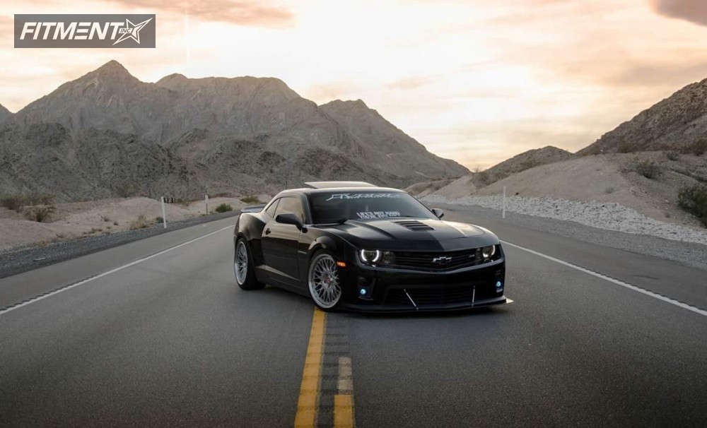 2015 Chevrolet Camaro LT with 20x9.5 VIP Modular Vrc110 and Nexen ...