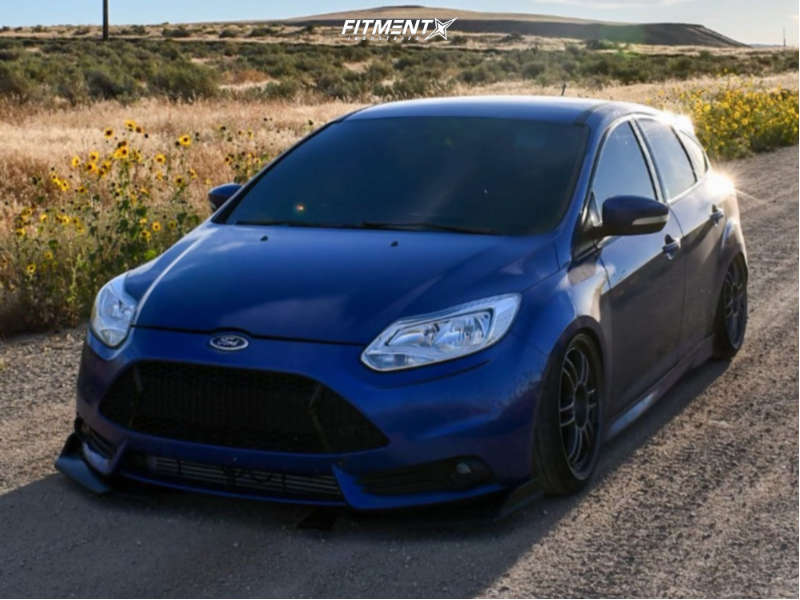 2013 Ford Focus ST with 18x8.5 Enkei Rpf1 and Vercelli 215x40 on ...