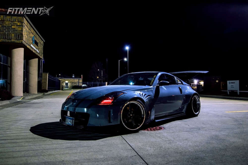 2004 Nissan 350Z Base with 20x9.5 Cosmis Racing XT-006R and Toyo Tires ...