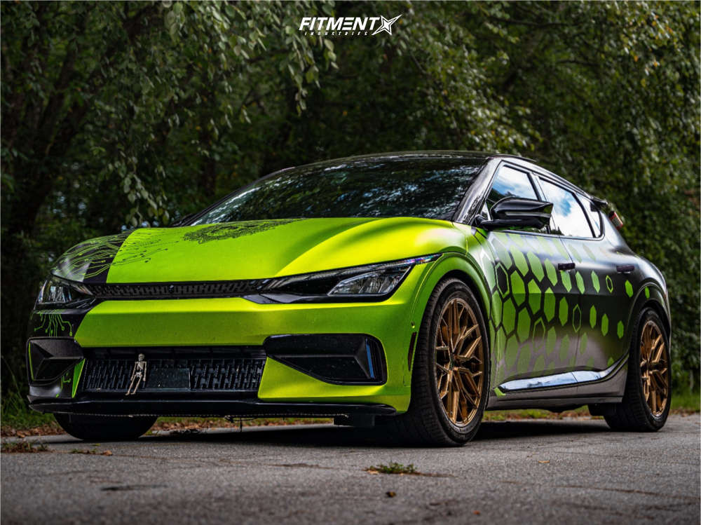 2023 Kia EV6 GT with 20x9 F1R Fs3 and Michelin 255x45 on Lowering ...