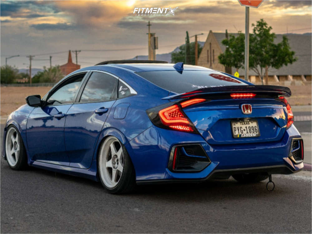 2020 Honda Civic Si with 18x9.5 AVID1 Av42 and Vercelli 255x35 on Coilovers | 3129424 | Fitment ...