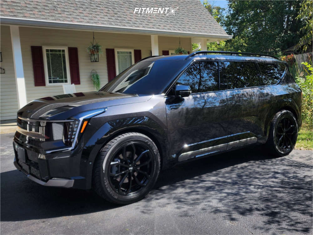 2024 Kia EV9 GT-Line with 22x10 Voxx Malta and Kumho 305x45 on Stock ...