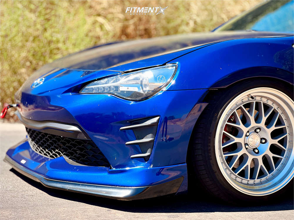 2017 Toyota 86 Base with 18x9.5 Aodhan Ah02 and Haida 225x40 on ...