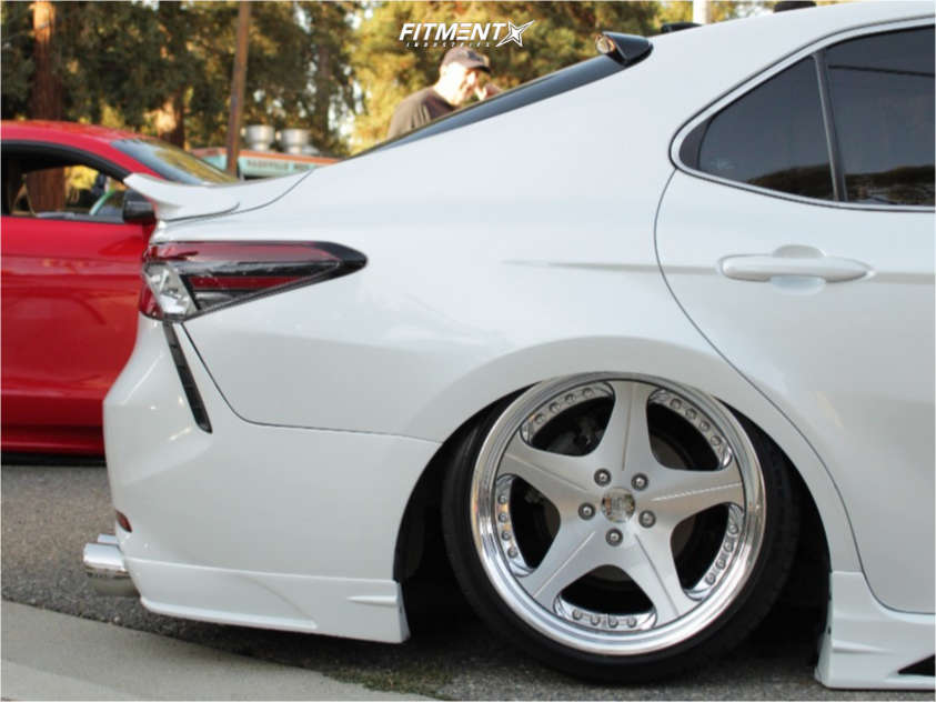 2021 Toyota Camry XSE with 19x9.5 Leon Hardiritt Ordens and Firestone ...