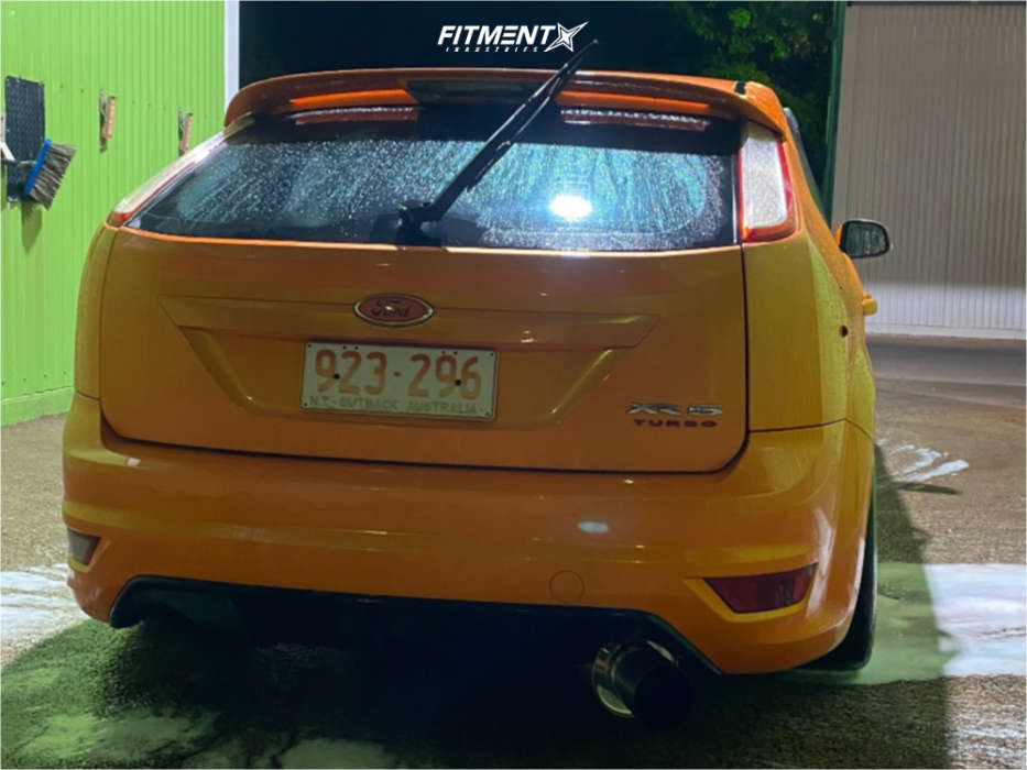 2008 Ford Focus S with 18x8.5 Hussla Zen and Bridgestone 235x40 on ...