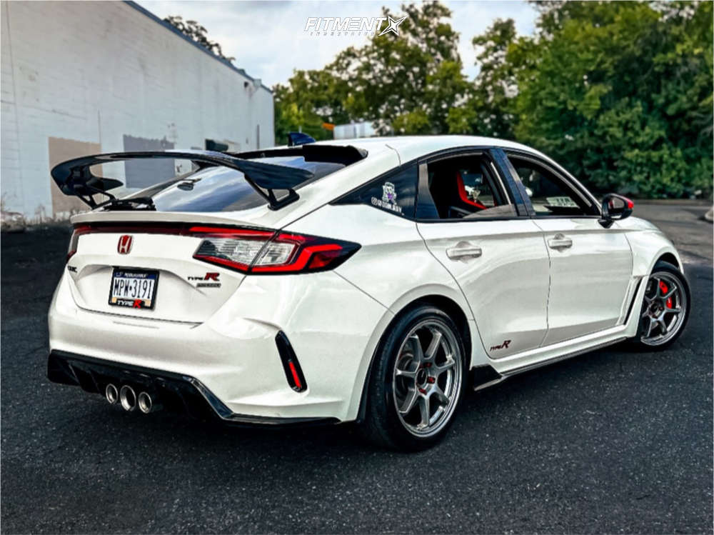 2023 Honda Civic Type R with 18x8.5 Enkei Ts-7 and Toyo Tires 235x40 on ...