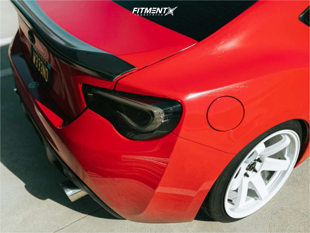 2017 Toyota 86 Base with 18x9.5 JNC Jnc014 and Nitto 225x40 on ...