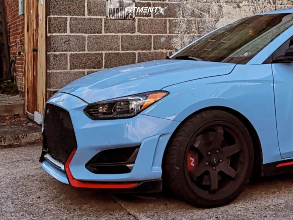 2020 Hyundai Veloster N Base with 18x8.5 AVID1 AV6 and Nitto 225x40 on ...