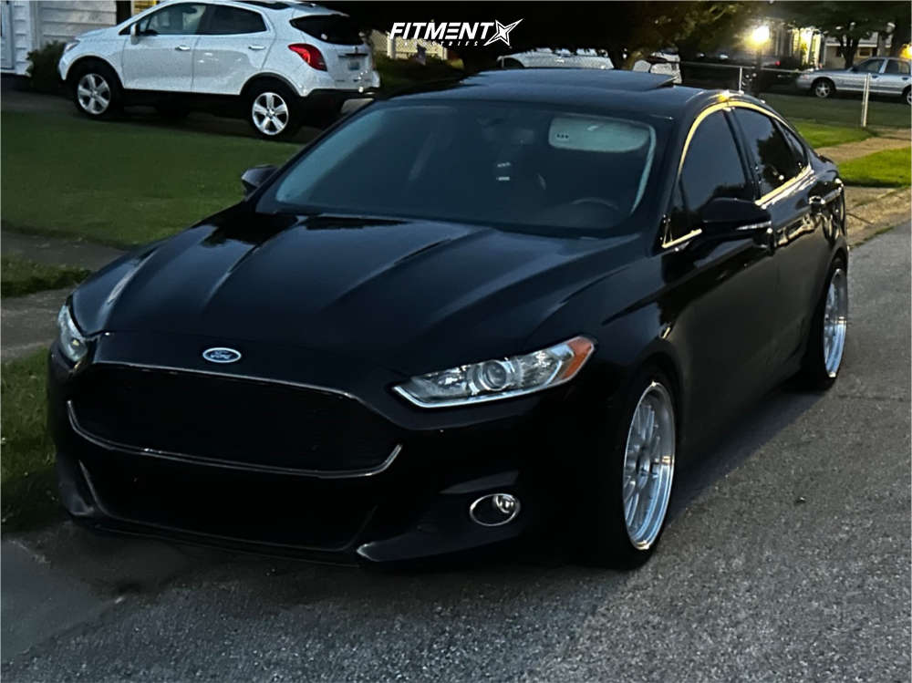 2015 Ford Fusion Se Tire Size
