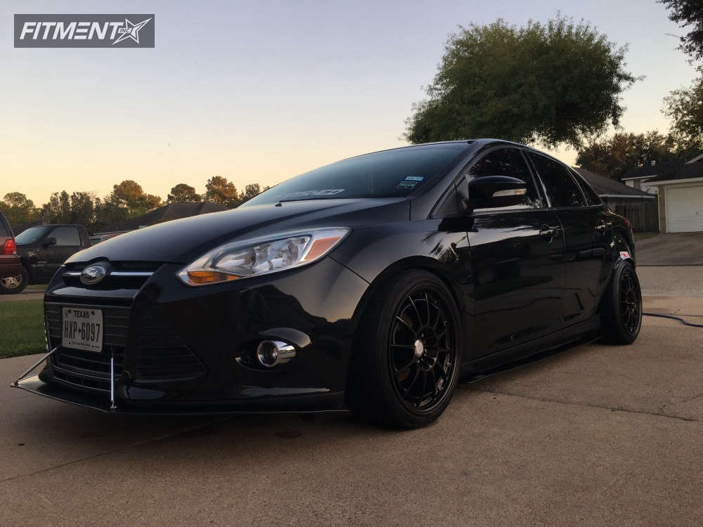 2014 Ford Focus ST with 18x8.5 Enkei Nt03 and Federal 215x40 on ...