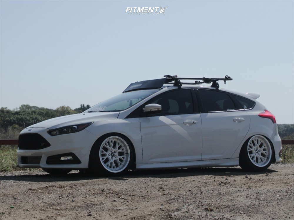 2016 Ford Focus ST with 18x9.5 ESR Cs11 and Nitto 235x40 on Coilovers ...