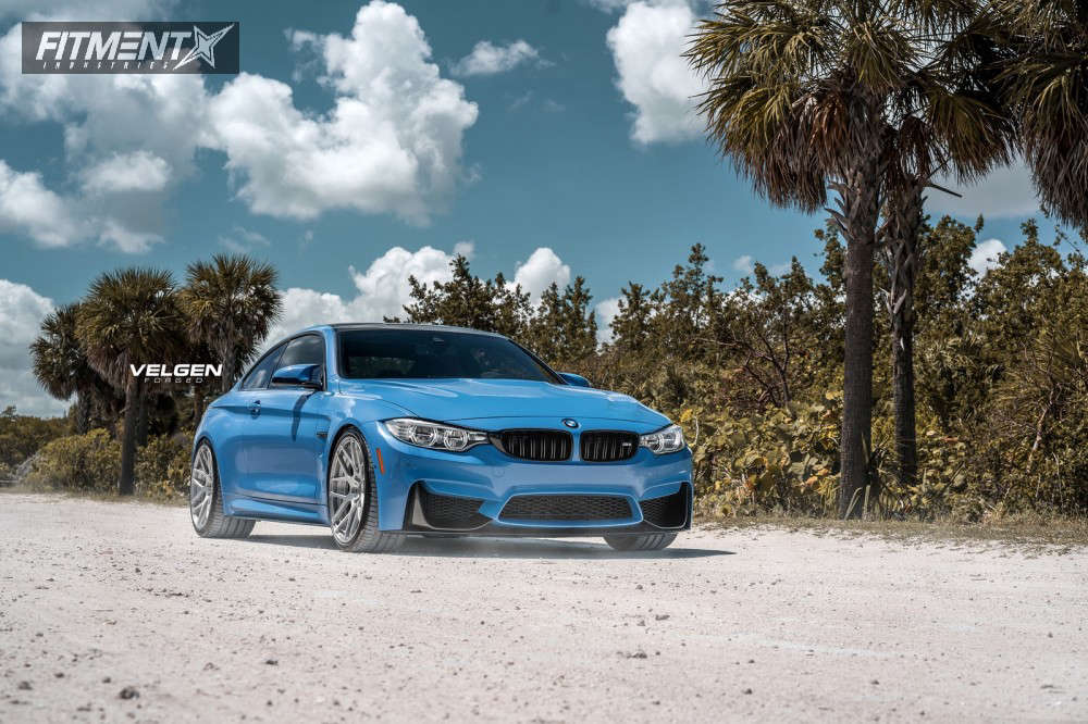 2015 BMW M4 Base with 20x9.5 Velgen Vfdb7 and Pirelli 265x30 on ...