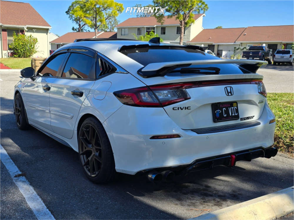 2022 Honda Civic Sport Touring with 18x8.5 Aodhan Aff7 and Continental ...