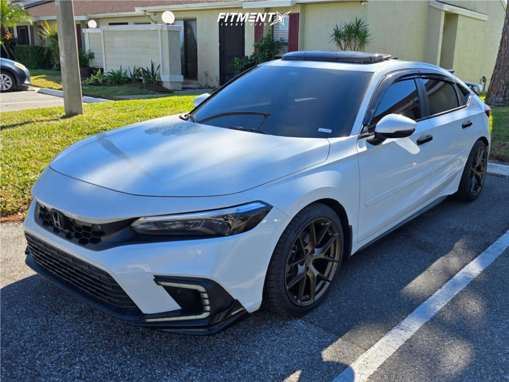 2022 Honda Civic Sport Touring with 18x8.5 Aodhan Aff7 and Continental ...