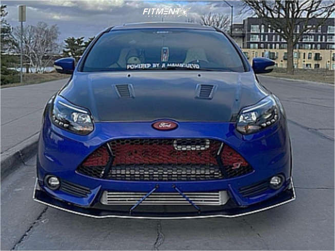 2014 Ford Focus ST with 18x9.5 ESR Cs11 and Toyo Tires 245x40 on ...